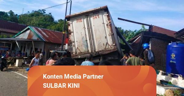 Truk Kontainer Seruduk Rumah Warga di Mamuju, Diduga karena Rem Blong | kumparan.com